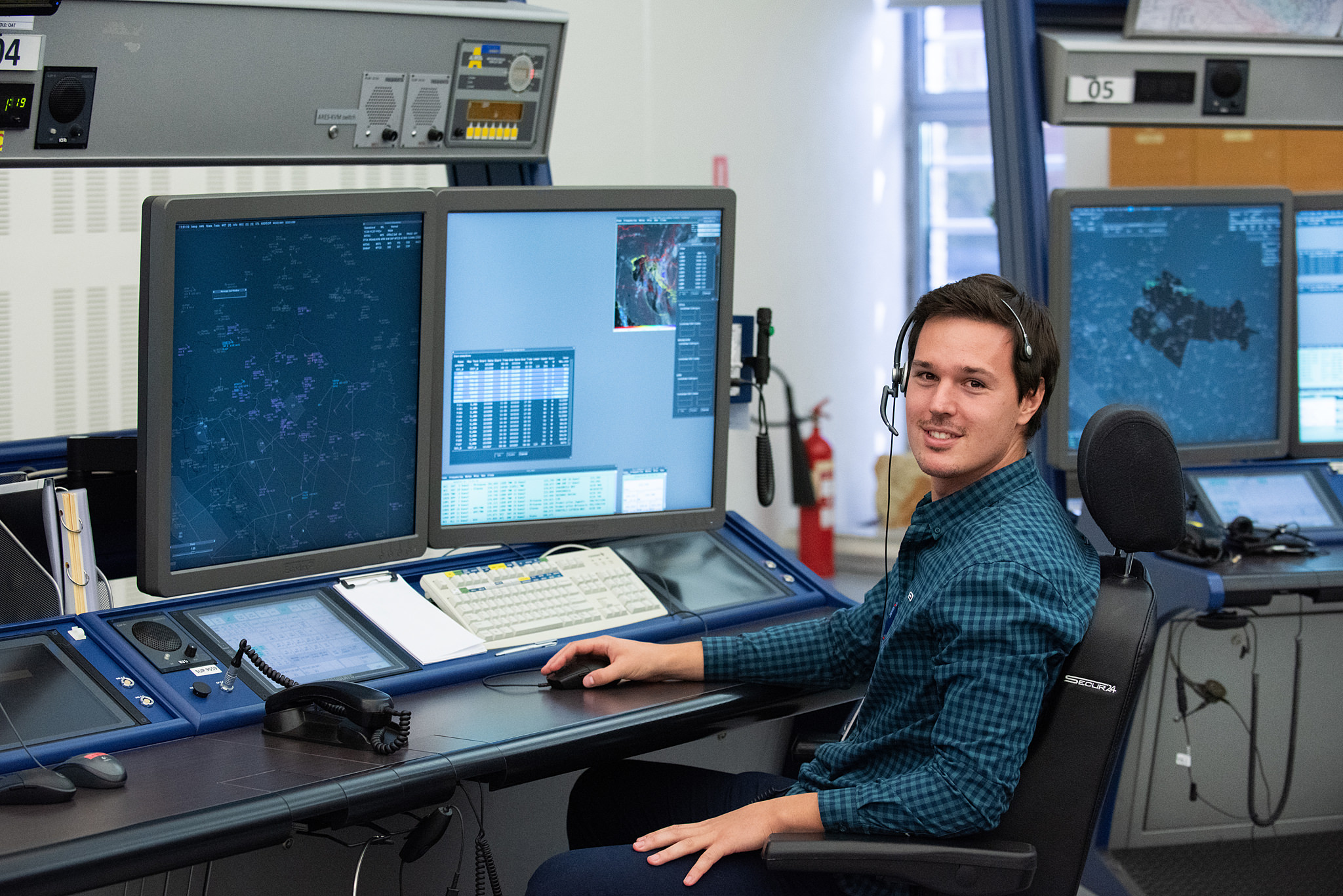 Prvi oblasni kontrolori zračnog prometa u potpunosti školovani u ...